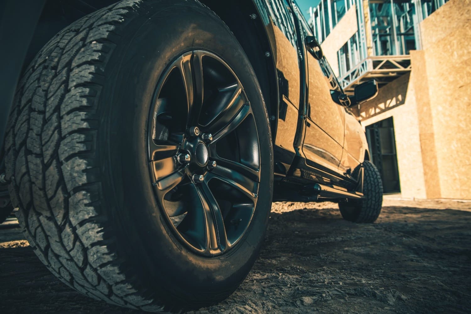 Best Tyres for Land Cruiser: Highway & Desert | TyresCart